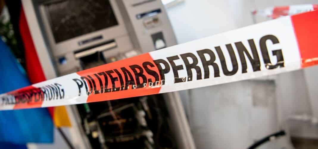Grevesmühlen: Geldautomat aus Verankerung gerissen – Kripo ermittelt